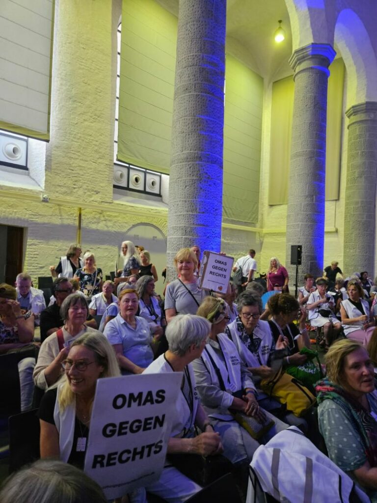 Aachener Friedenspreis 2024 verliehen - OMAS GEGEN RECHTS München und Süd
